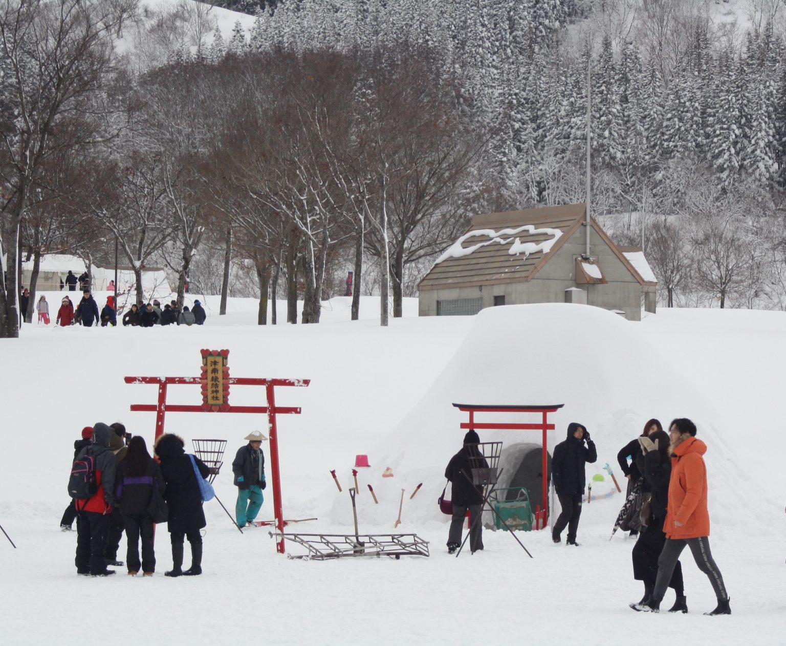 See the Skylanterns at Tsunan’s Famous Snow Festival - YUKIGUNI-Lives ...