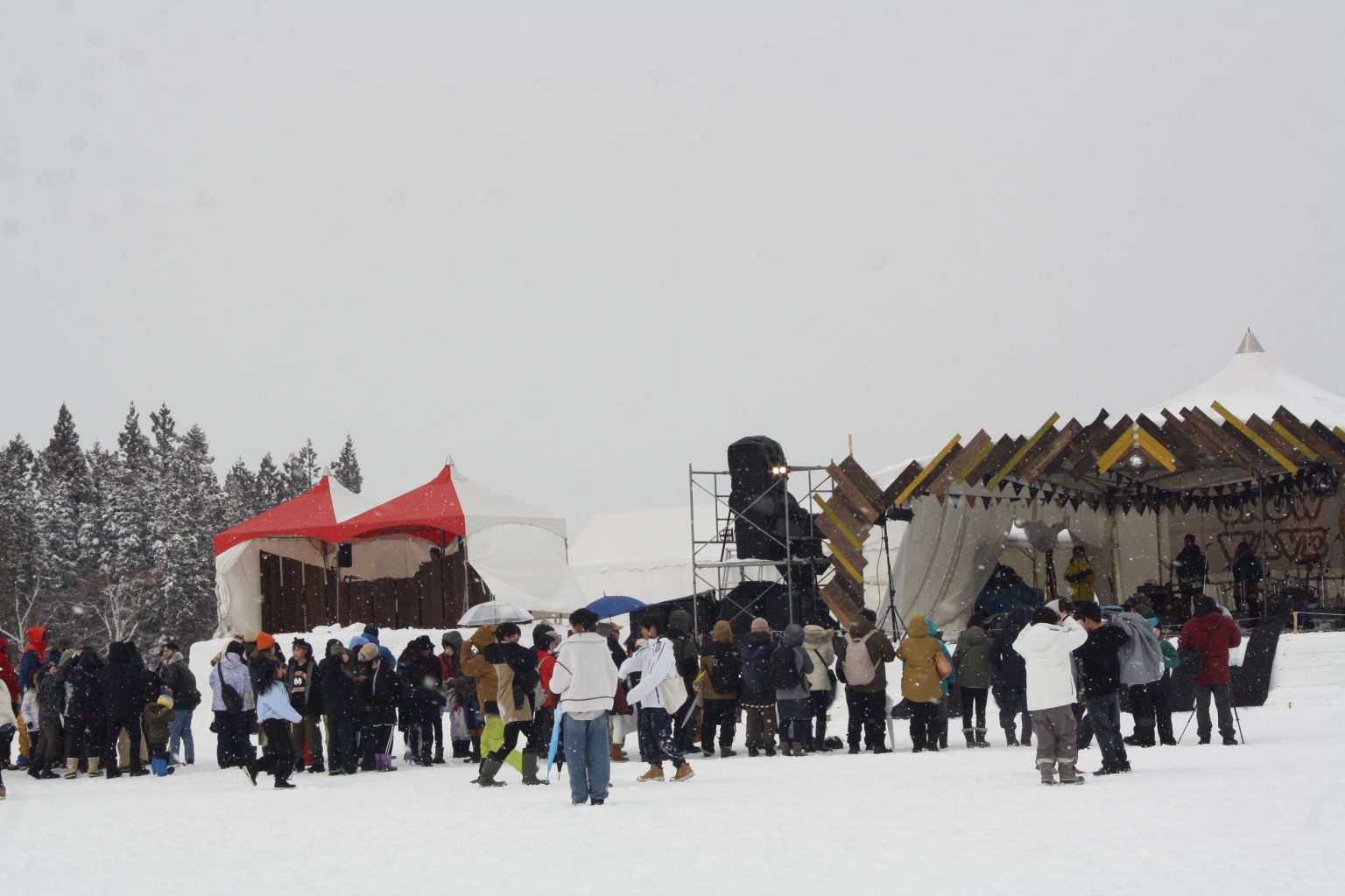 See the Skylanterns at Tsunan’s Famous Snow Festival - YUKIGUNI-Lives ...